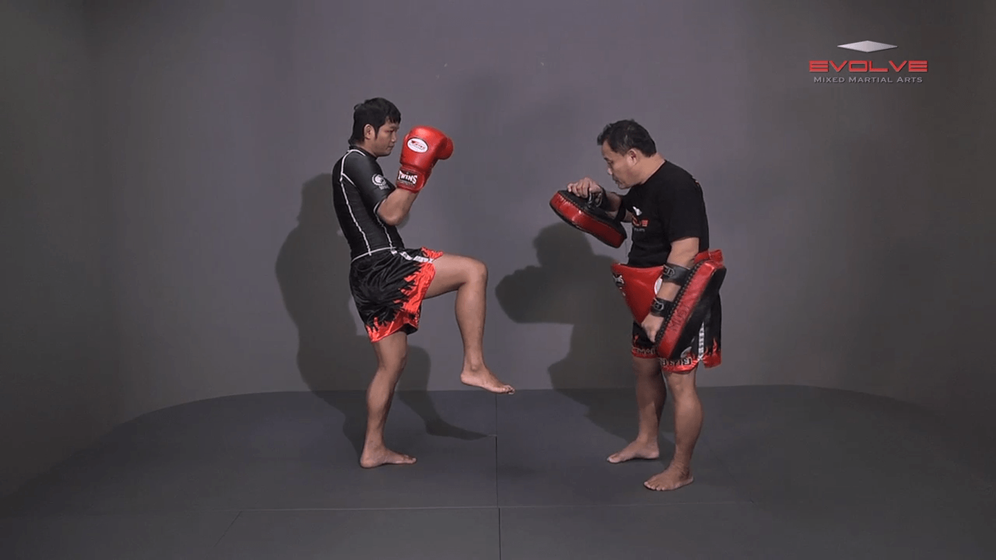 Attachai Fairtex: Jump Switch Knee - Evolve University