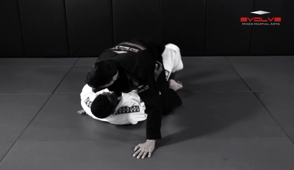 Half Guard Pass Variation - Evolve University