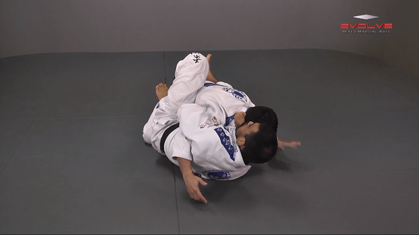 Under Arm Collar Choke - Evolve University