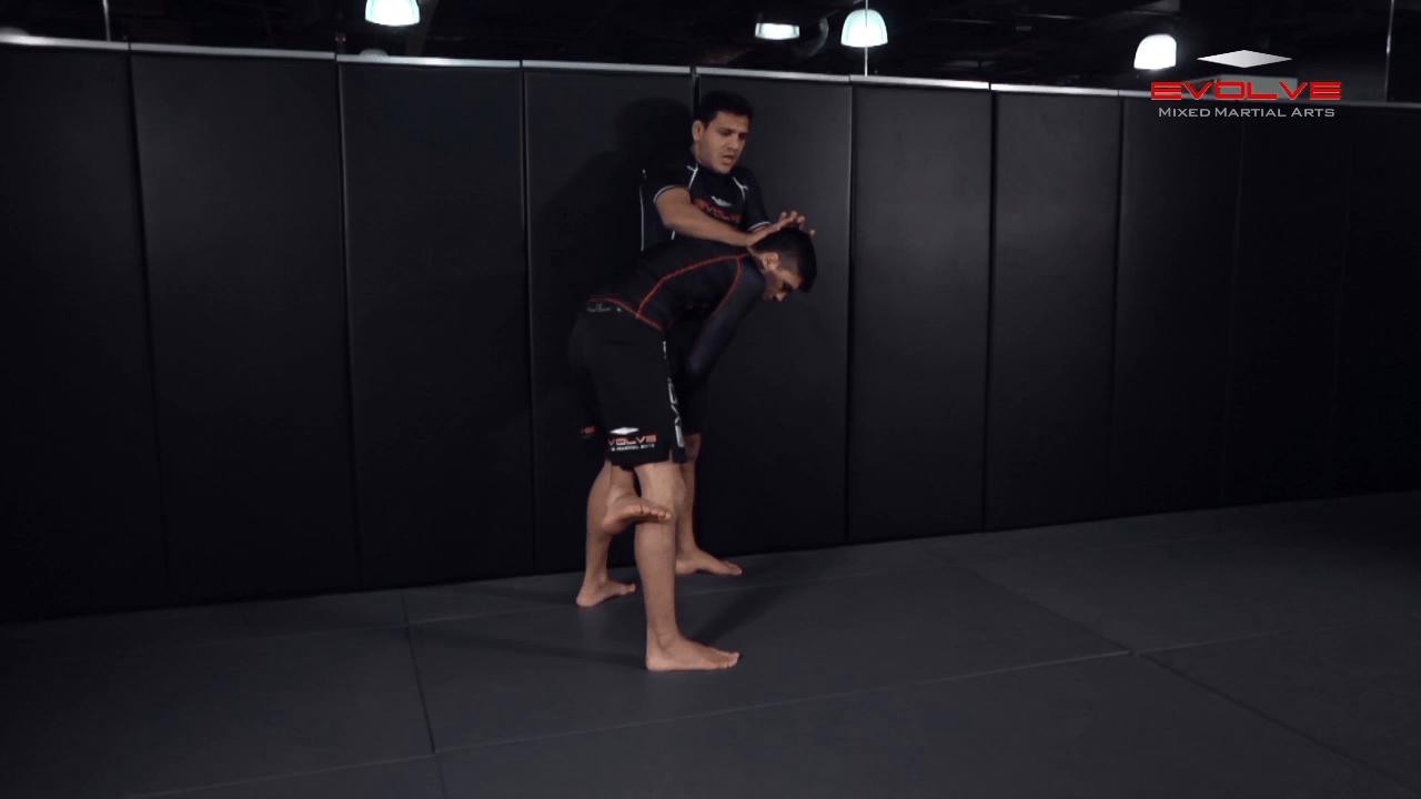Single Leg Defense Against The Cage - Evolve University