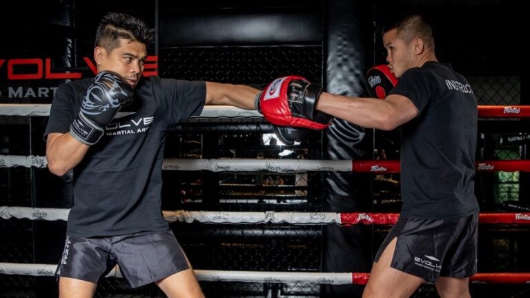 What Is The Corkscrew Punch In Boxing? - Evolve University