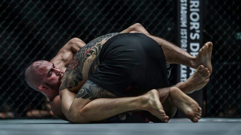 3 Guillotine Choke Variations To Surprise Your Opponent - Evolve University