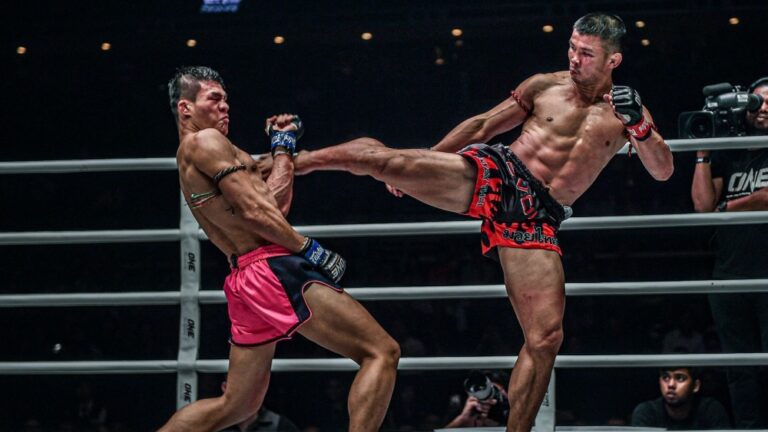 4 Tips For A Powerful Muay Thai Roundhouse Kick - Evolve University