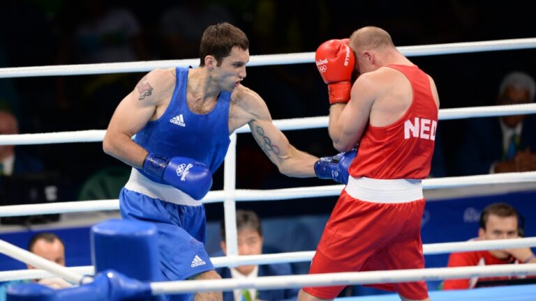 13 Ways To Set Up The Screw Shot Punch In Boxing - Evolve University